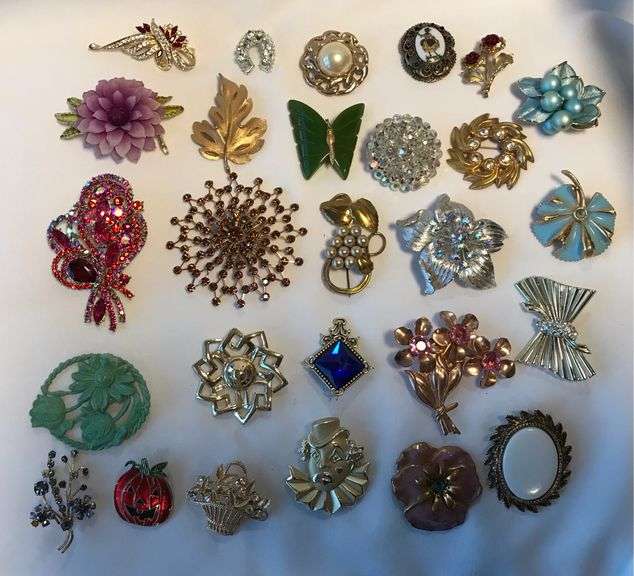 Assortment of Fancy Jewelry Pins - Creamer Auction