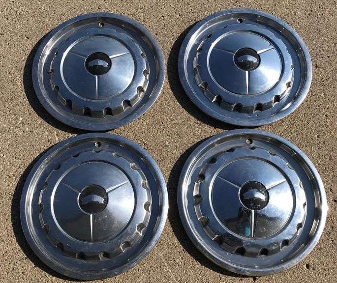 Set Of (4) Vintage Hub Caps For 1957 Chevy - Creamer Auction