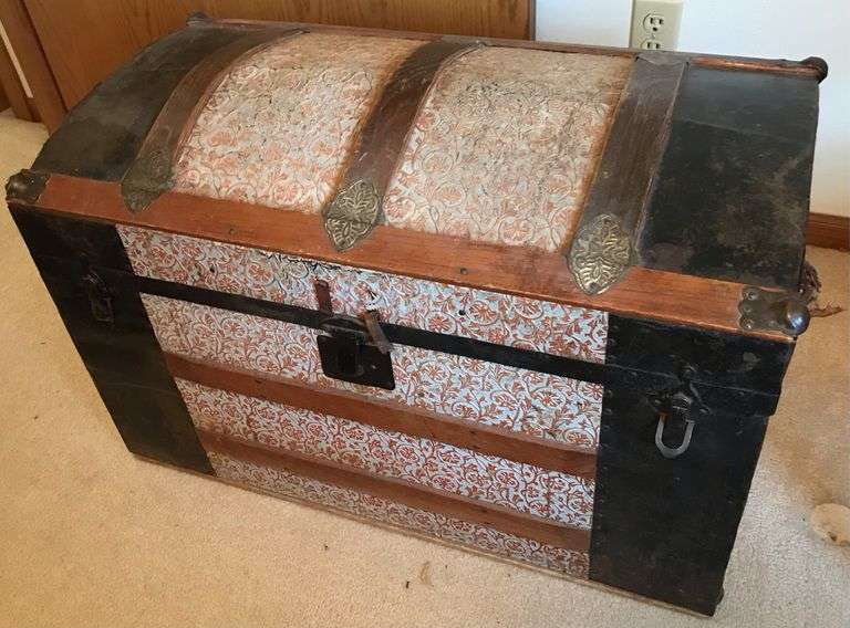 Older Camel Back Trunk - Creamer Auction