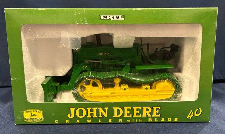 John Deere 40 Crawler With Blade - Plow City - Creamer Auction