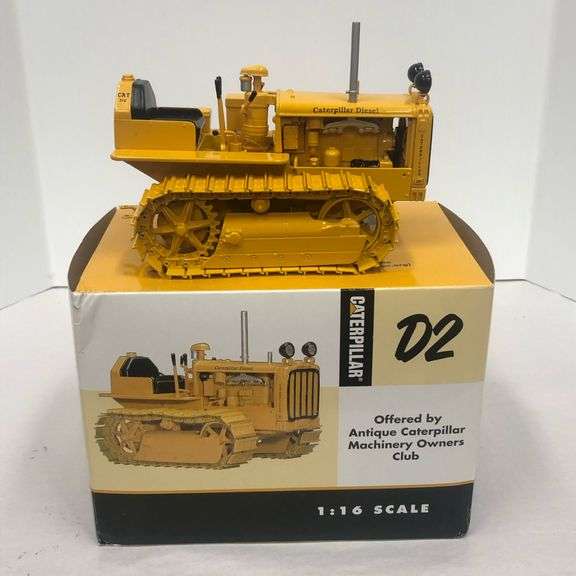 Caterpillar D2 Crawler - 1/16 Scale - Creamer Auction