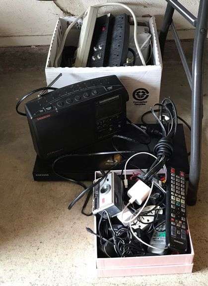 Mixed Electronic Lot - Creamer Auction