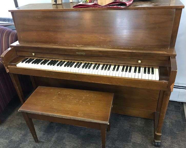 Baldwin Piano & Bench - Creamer Auction