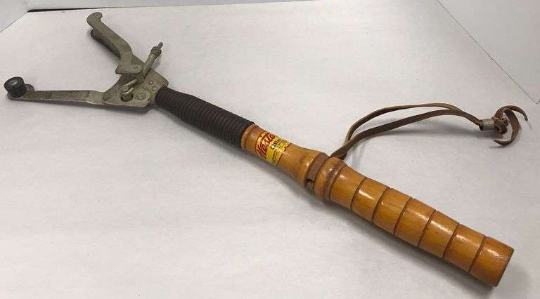 Vintage Western Hand Trap Thrower - Creamer Auction