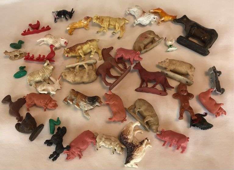 Group of Plastic Farm Animals - Creamer Auction