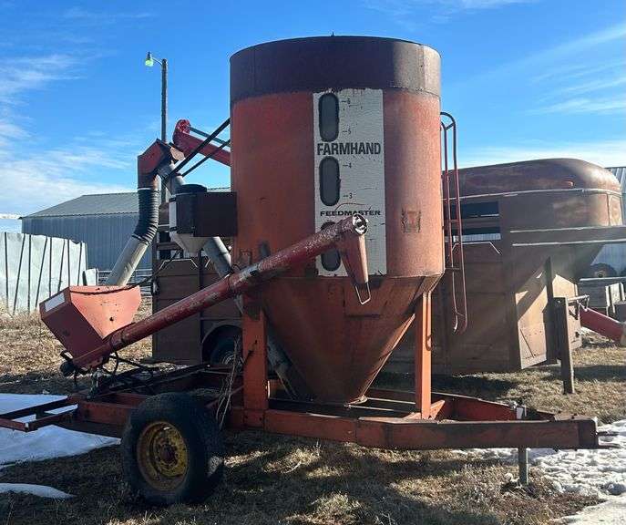 Farmhand Grinder Tank - Creamer Auction