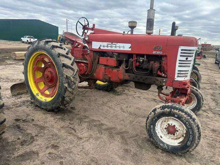 Farmall 450 Tractor - Creamer Auction