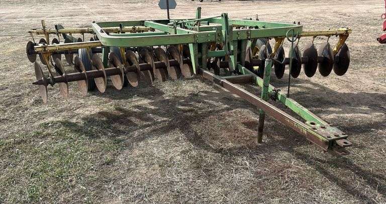 John Deere 210 Disk - 16 Foot - Creamer Auction