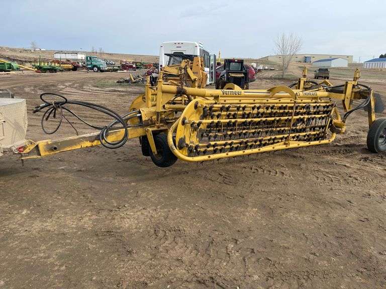 Vermeer R-23 Twin Hay Rake - Creamer Auction