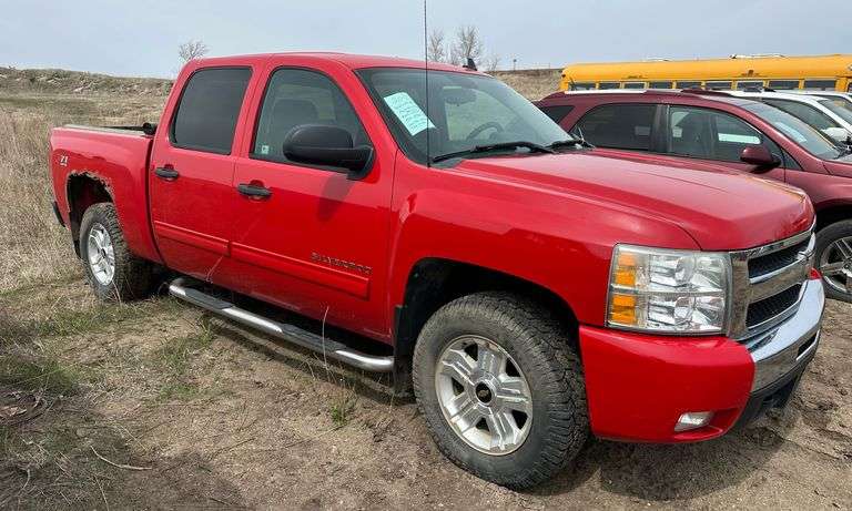 2011 Chevrolet Silverado 1500 LT Crew Cab 4x4 - Creamer Auction