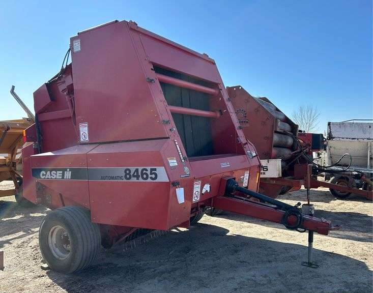 Case IH 8465 Round Baler - Creamer Auction