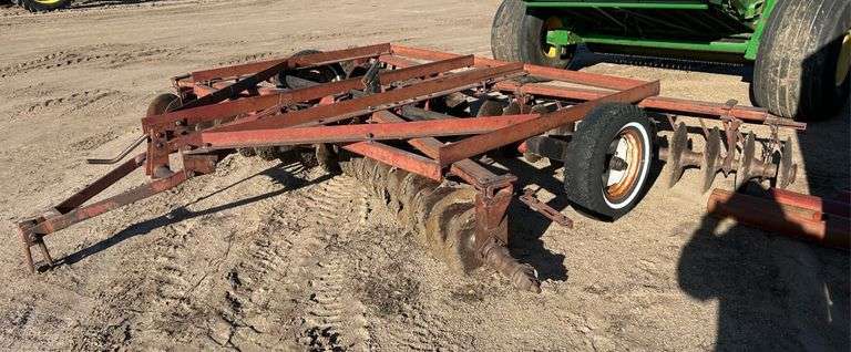 International 330 Pull Type Disk - Creamer Auction