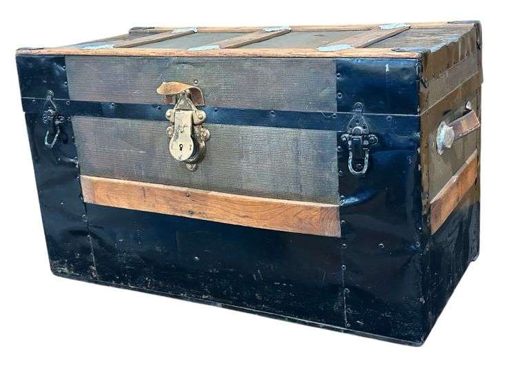 Antique Flat Top Trunk - Creamer Auction