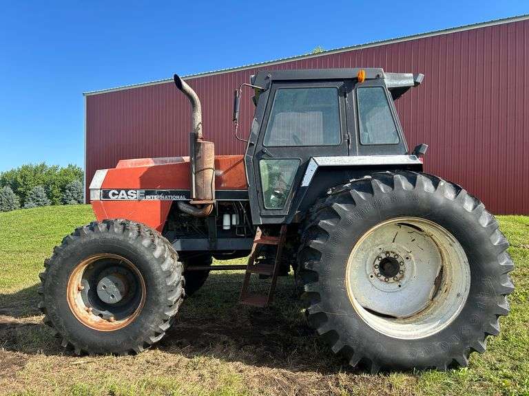 Case International 3294 Tractor - Creamer Auction