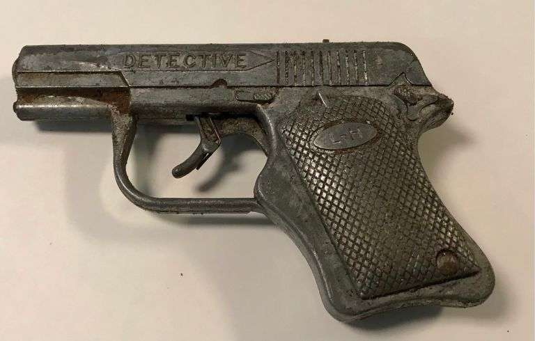 Detective Toy Cap Gun - Creamer Auction