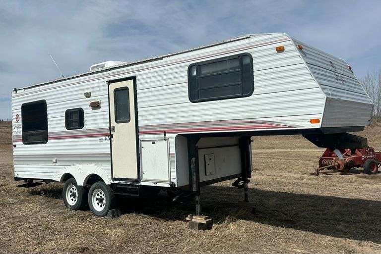 1994 Jayco Inc. /CM2 - 24 Ft. Gooseneck Camping Trailer - Creamer Auction