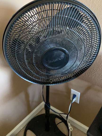 Lasko oscillating Floor Fan- works - Coastal Downsizing LLC