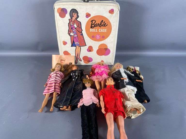 Vintage 1958 Barbie Doll Case And Vintage Barbies And Ken Doll ...