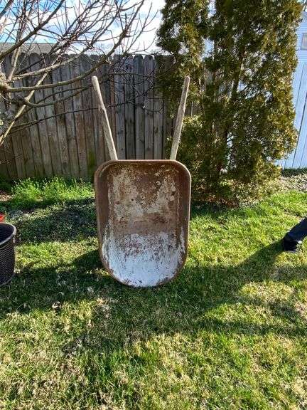 True Temper Wheel Barrow - Coastal Downsizing LLC