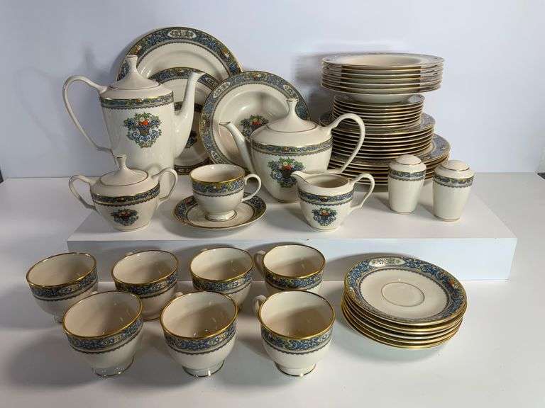 Lenox Fine China Dinnerware Set With Floral and Gold Accents - Coastal ...