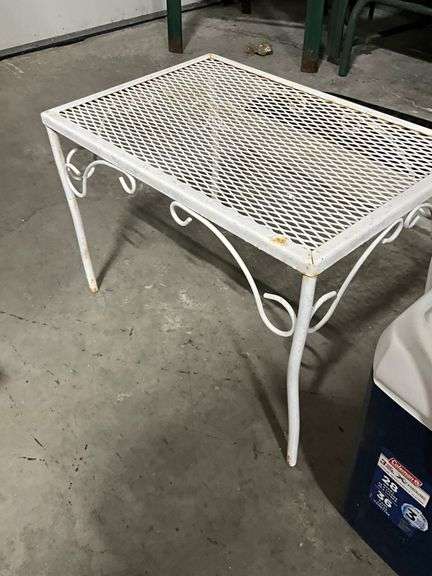 White Metal Mesh Coffee Table with Curved Leg Design - Coastal ...