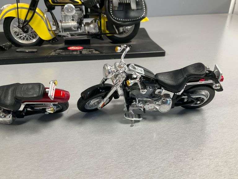 Collection of Die-Cast Motorcycle Models Including Harley-Davidson and ...