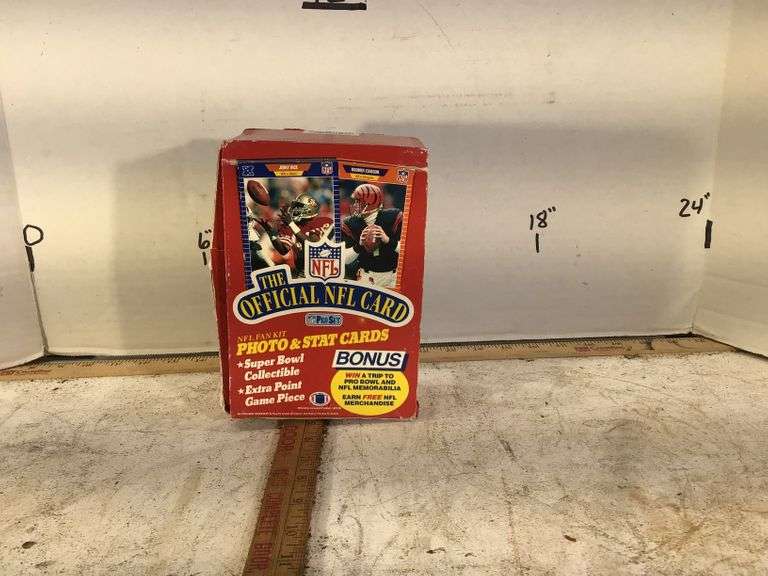 BOX OF 1989 NFL TRADING CARDS - Currie Auction Service
