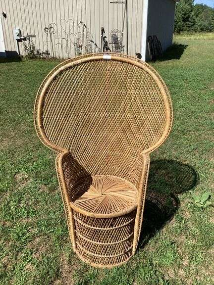 WICKER FAN CHAIR - Currie Auction Service