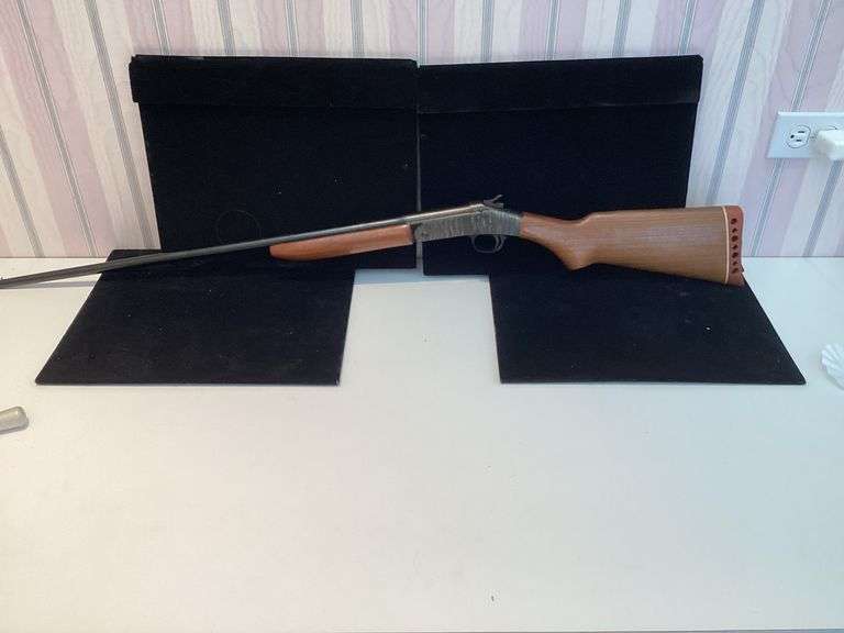 HARRINGTON & RICHARDSON TOPPER MODEL 158 410 - Currie Auction Service