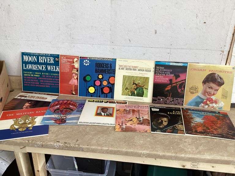 RECORDS 33 1/3" - Currie Auction Service