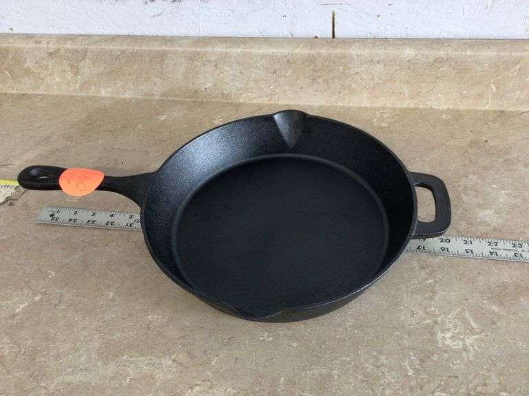 GOODFUL CAST IRON PAN 12" - Currie Auction Service