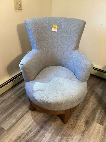BLUE SWIVEL CHAIR - Currie Auction Service