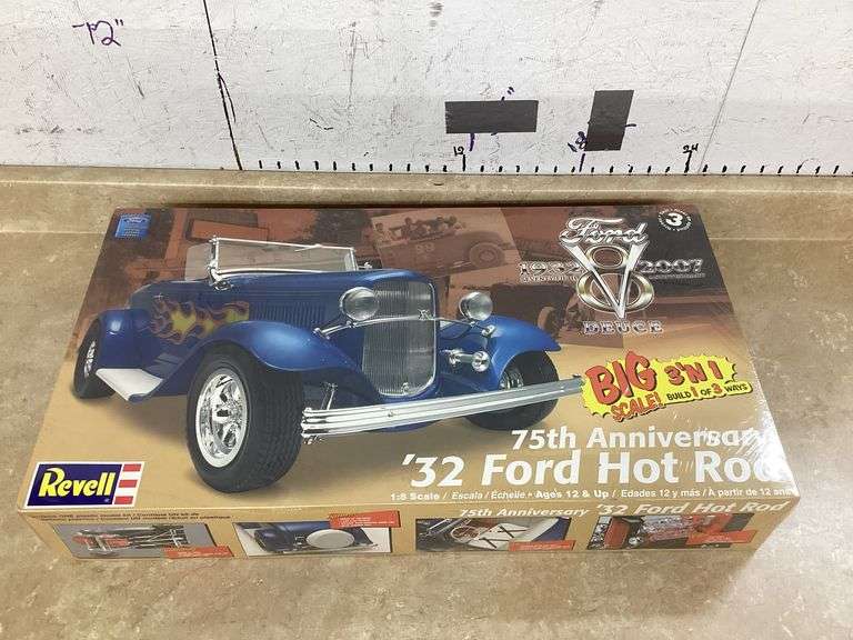 SEALED REVELL MODEL 32 FORD HOT ROD - Currie Auction Service