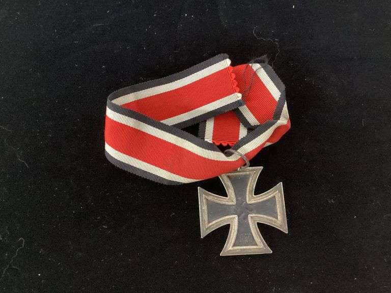 WW2 GERMAN OFFICER MEDAL - Currie Auction Service