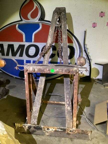OLD TOWING BOOM METAL IRON SCRAP - Currie Auction Service