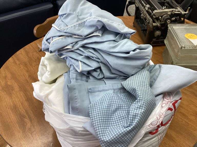 BEDDING - Currie Auction Service