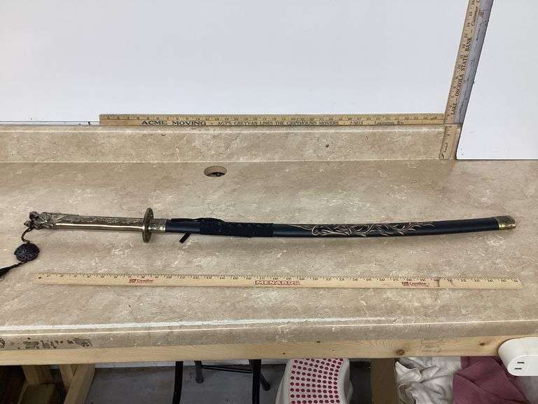 DRAGON HANDLE SWORD W/PHOENIX SHEATH - Currie Auction Service