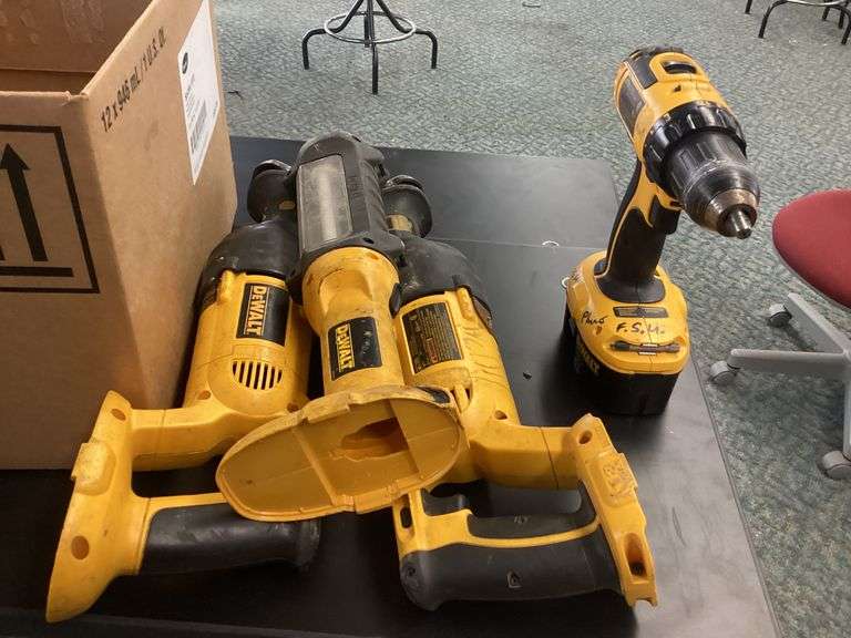 DEWALT 18V POWER TOOLS WITH BATTERIES AND CHARGER - Currie Auction Service