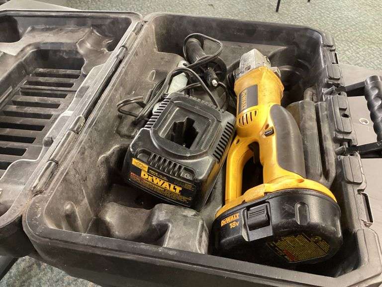 DEWALT 18V GRINDER WITH BATTERY AND CHARGER IN CASE - Currie Auction ...