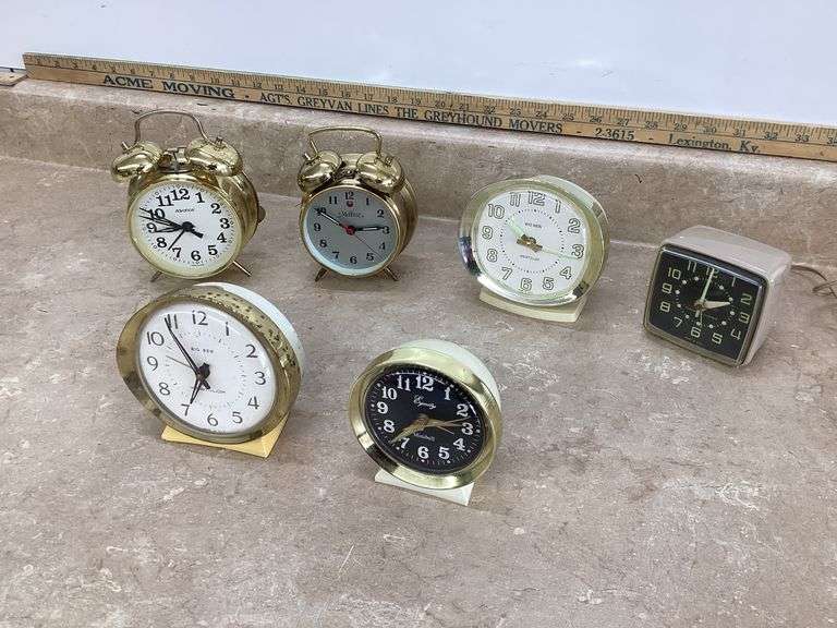 6 MISC VINTAGE ALARM CLOCKS - Currie Auction Service