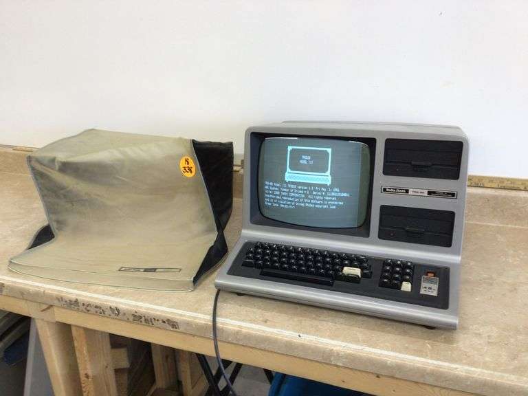VINTAGE RADIO SHACK TRS80 COMPUTER(POWERS ON) - Currie Auction Service