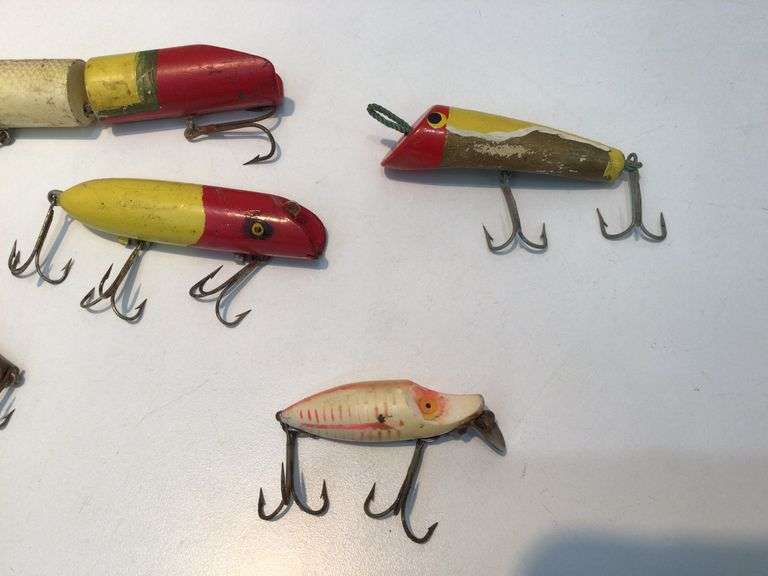 5 VINTAGE LURES - Currie Auction Service