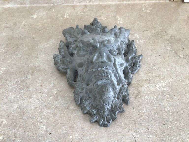 HEAVY CEMENT GARDEN HANGING - Currie Auction Service