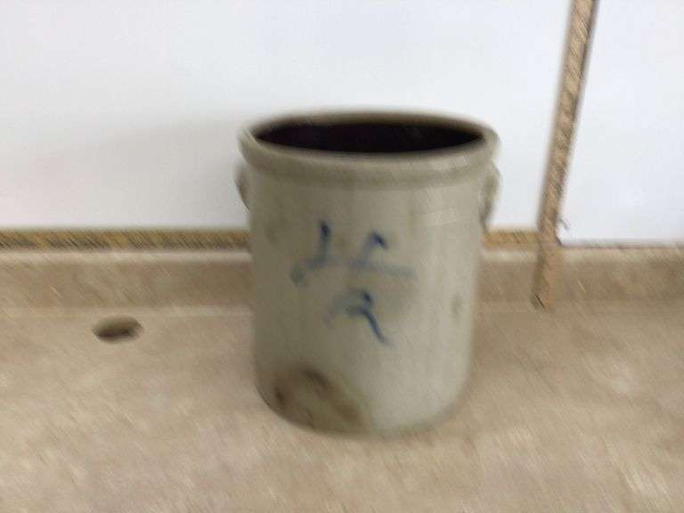 5 GALLON SALT GLAZED STONEWARE CROCK - Currie Auction Service