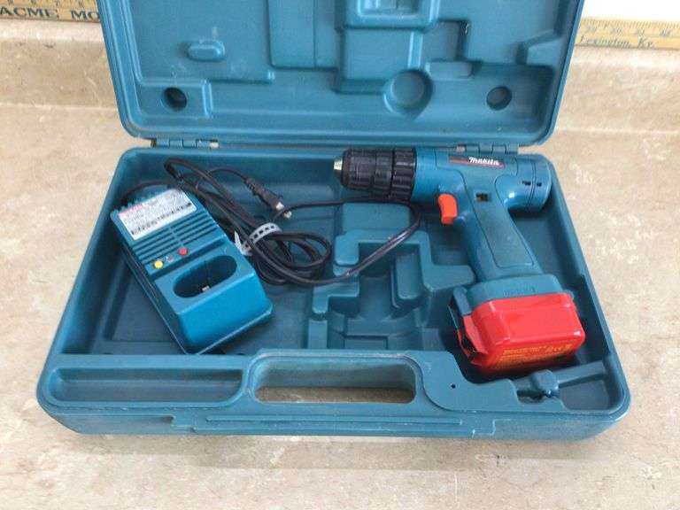 MAKITA 9.6 VOLT CORDLESS DRILL W/BATTERY, CHARGER, AND CASE - Currie ...