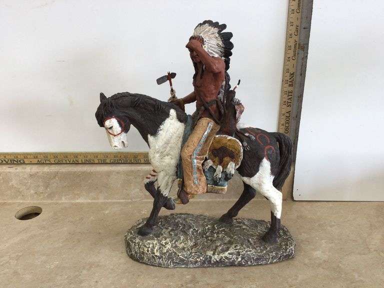 LARGE NATIVE AMERICAN FIGURINE - Currie Auction Service