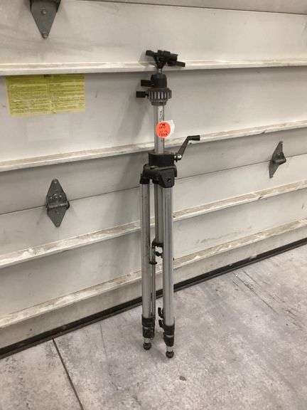 LARGE HEAVY DUTY CAMERA TRIPOD - Currie Auction Service