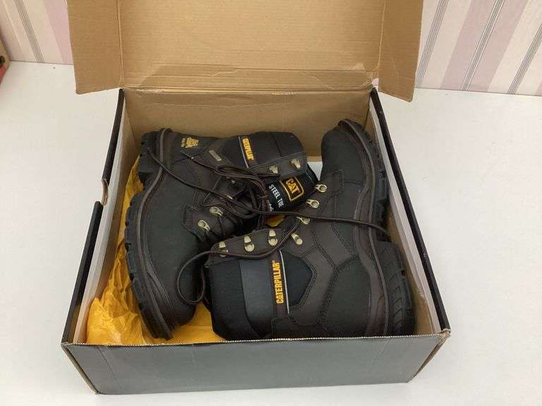 NEW CAT WORK BOOTS MEN'S SIZE 10 - Currie Auction Service