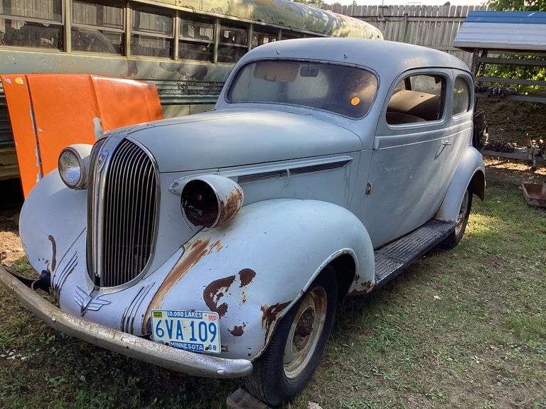 1938 PLYMOUTH 2 DOOR SEDAN PROJECT CAR - Currie Auction Service