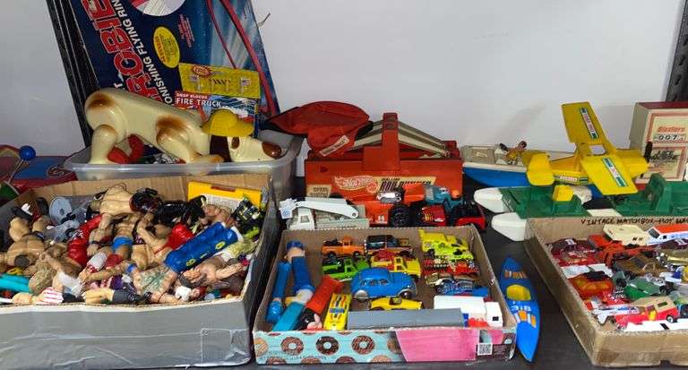 Lot Vintage Toy Cards Hot Wheels Matchbox cars - Dixon's Auction at ...